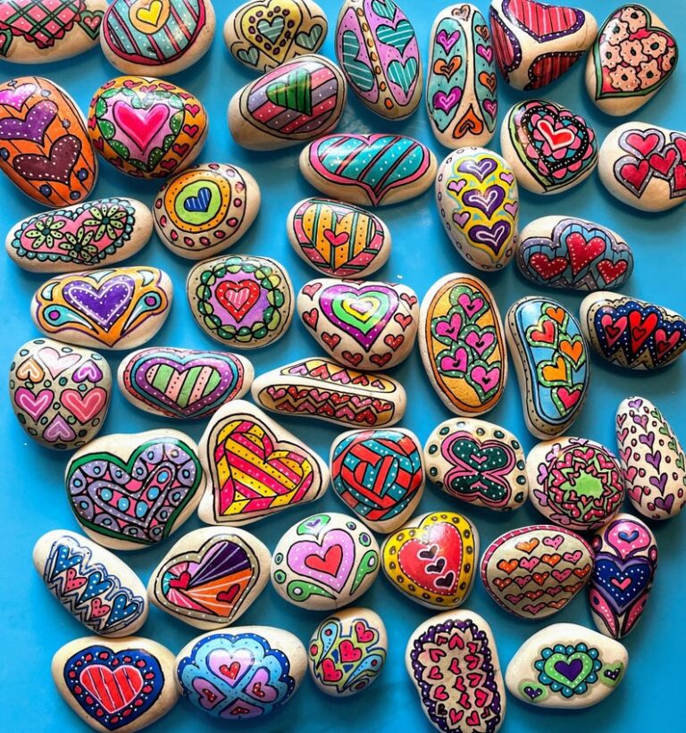 20 Valentine's Day Rock Painting Ideas