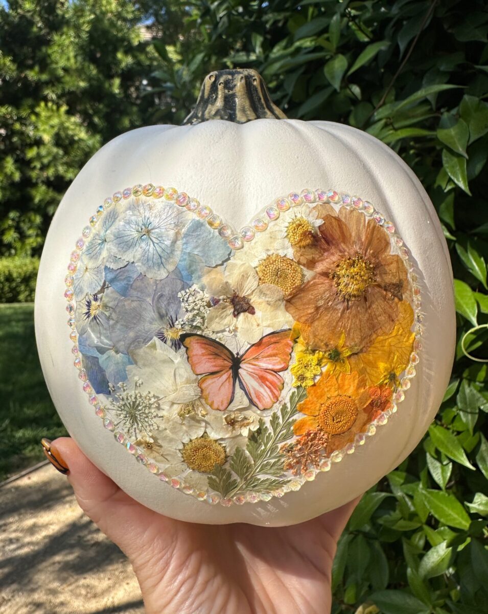 How to Make Pressed Flower Pumpkins